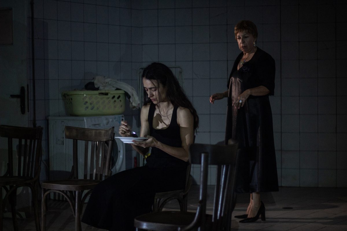 Taverna Miresia* – Mario, Bella, Anastasia - Athens Epidaurus Festival